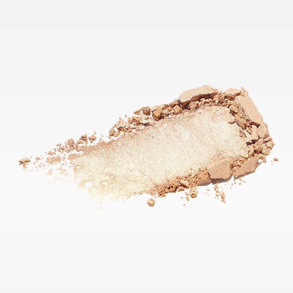 Create a second-skin luminosity with our skincare-infused highlighter