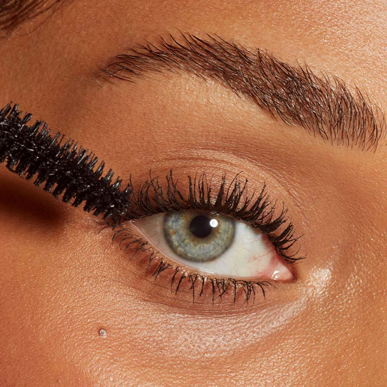 Peptide-packed, lash-loving Liquid Lash™ Volumizer Mascara