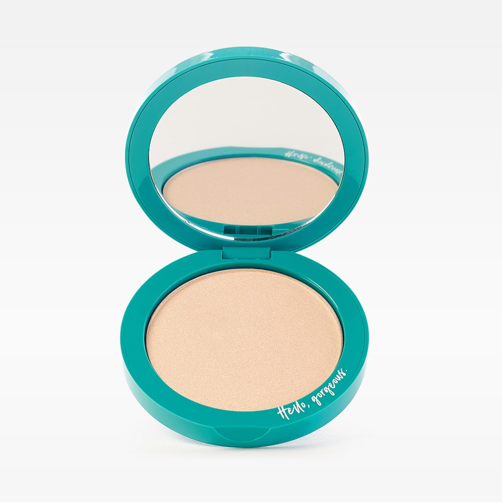 Create a second-skin luminosity with our skincare-infused highlighter